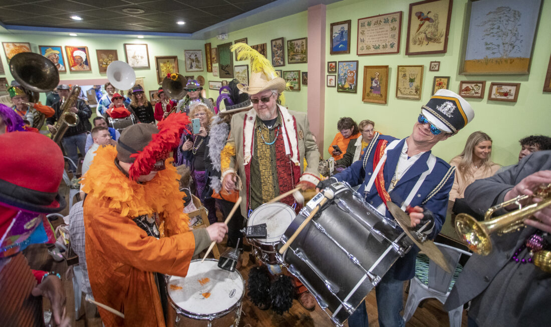 PHOTOS: 2023 Lawrence Mardi Gras parade | News, Sports, Jobs - Lawrence ...